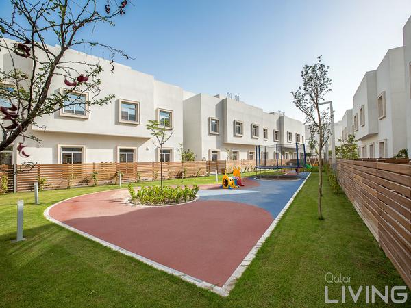 NEAR VILLAGIO AND ASPIRE | FAMILY COMPOUND