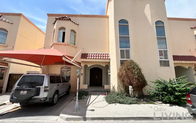 Beautiful 5 bedrooms compound villa in Ain Khalid near Fairy tales nursery