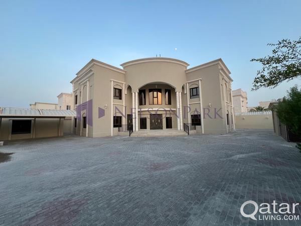 A Stunning - 8 Bedroom Villa - Prime Location